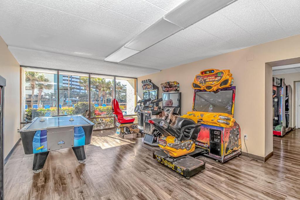Immaculate Oceanfront Penthouse Suite With Amazing Updates!-Caravelle ...
