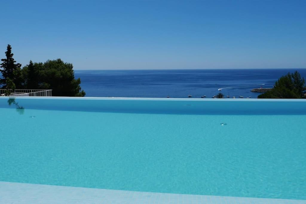 Spacious property ocean view, pool and garage, Sesimbra (updated prices ...