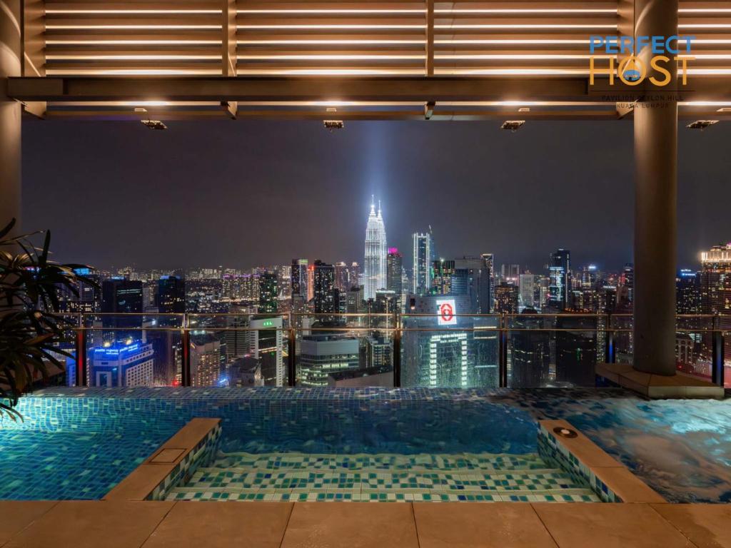 Pavilion Ceylon Hill Suites, Bukit Bintang by Perfect Host, Kuala ...