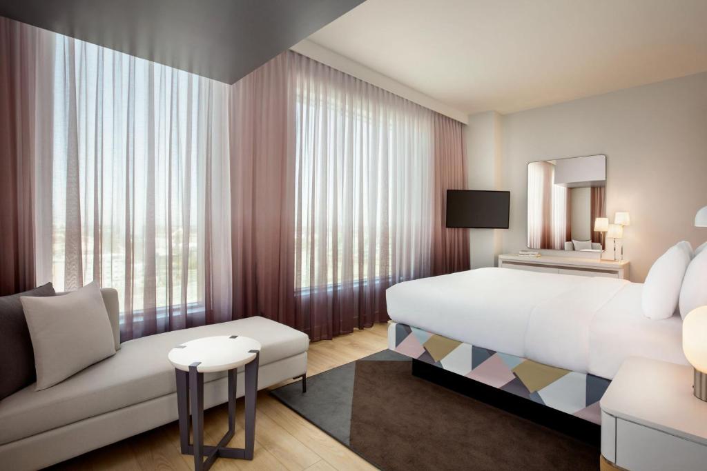The Viv Hotel, Anaheim, a Tribute Portfolio Hotel, Anaheim (updated ...