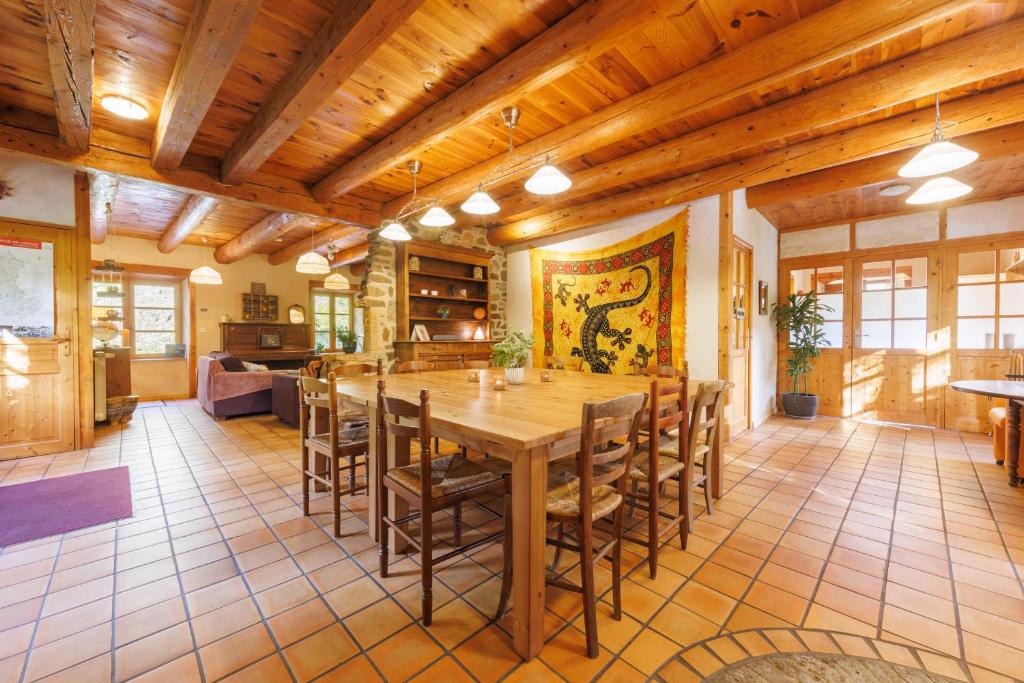 Moulin du Bateau - Gîte de Charme - Piscine - Nature, Léotoing (updated ...