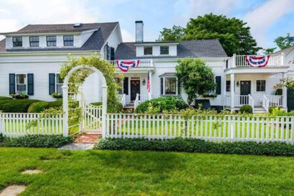 Downtown Edgartown Home, Edgartown (updated prices 2026)