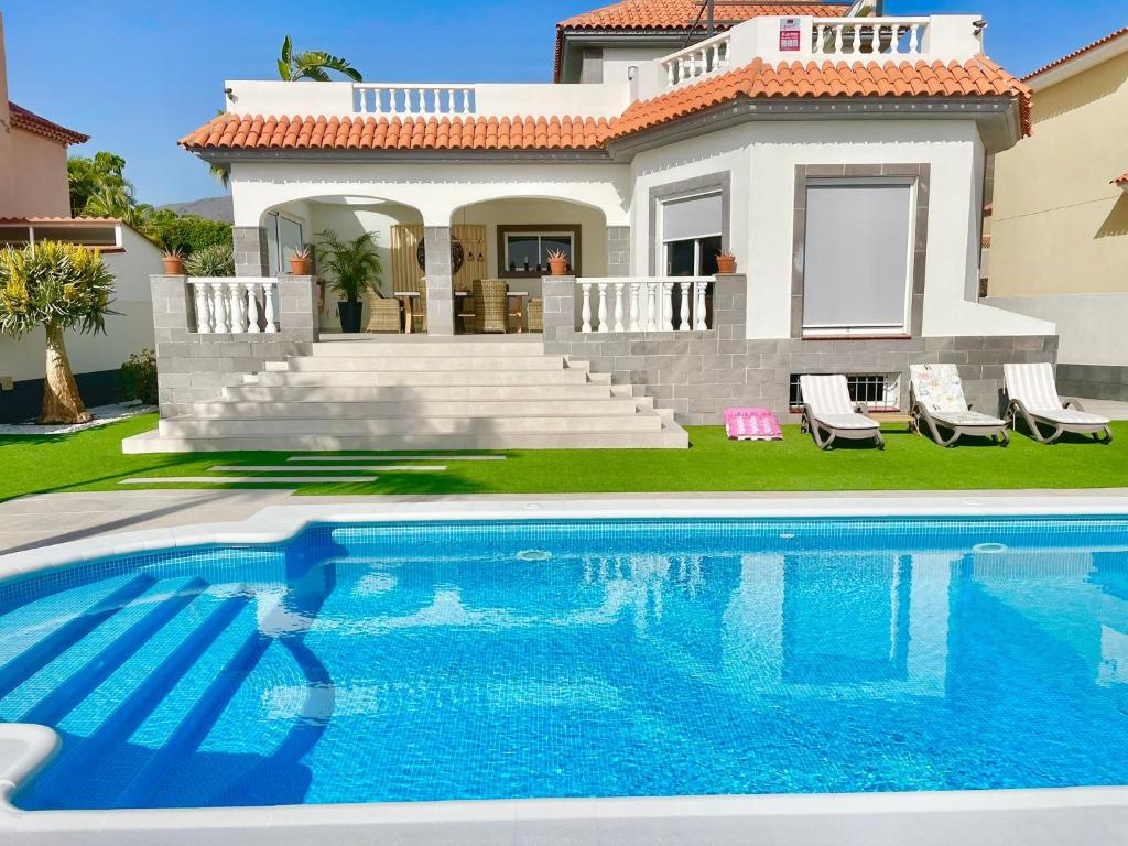 Villa Rico del Sol, Adeje (updated prices 2025)