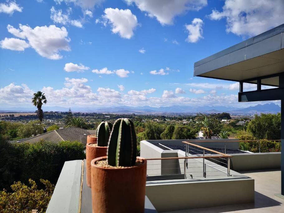 Executive apartment with outstanding view, Cape Town (updated prices 2025)