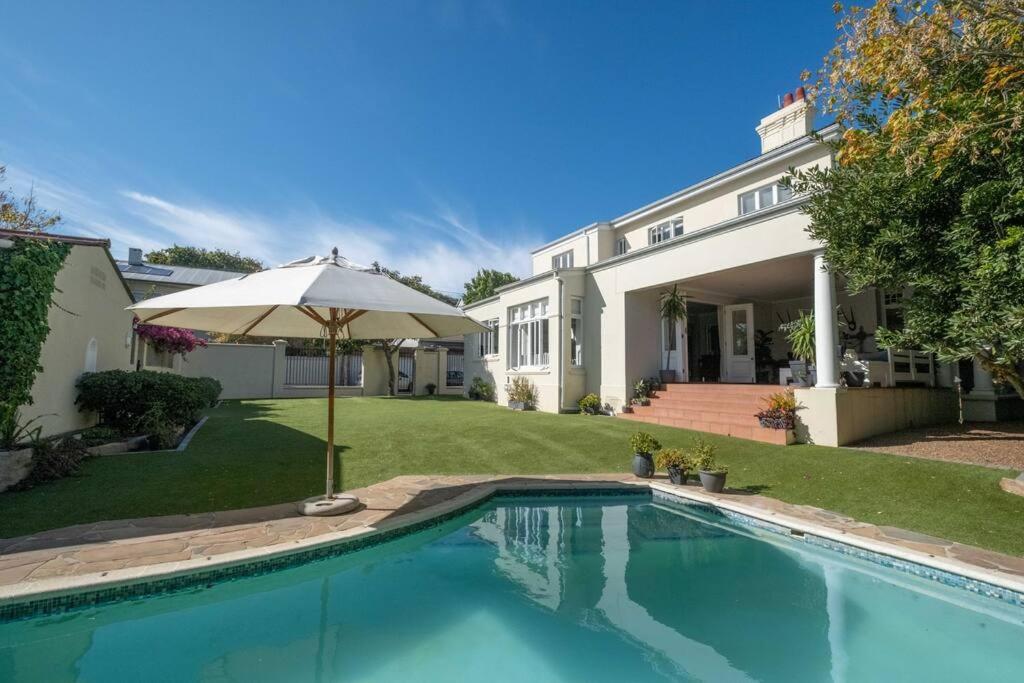 Spacious Home in Cape Town Rondebosch, Cape Town (updated prices 2025)