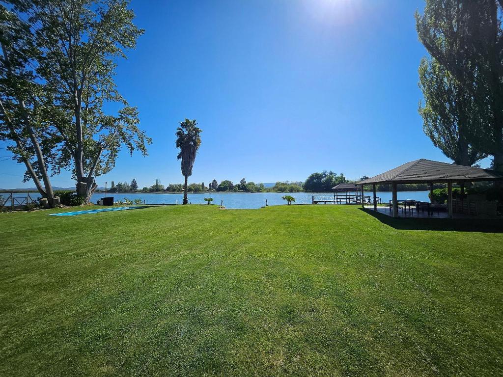 Hermosa y Amplia Casa, en Lago Rapel, Las Cabras (precios actualizados ...