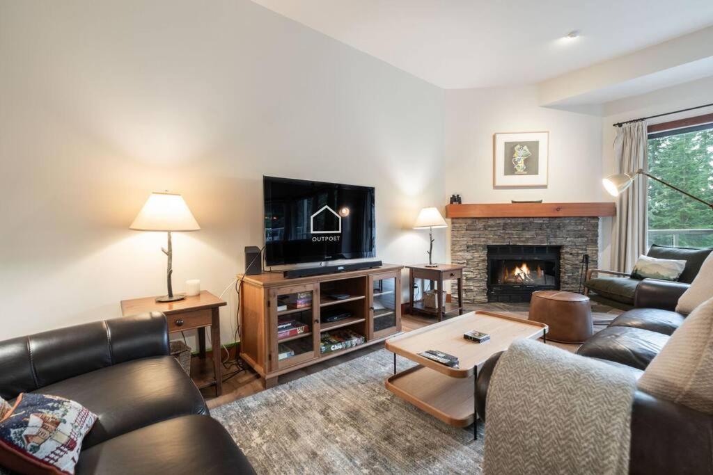 Blueberry Hill Estates 3180 by Outpost Whistler, Whistler (updated ...