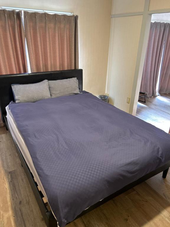 Two devided rooms with two large beds close to Nipponbashi, Osaka ...