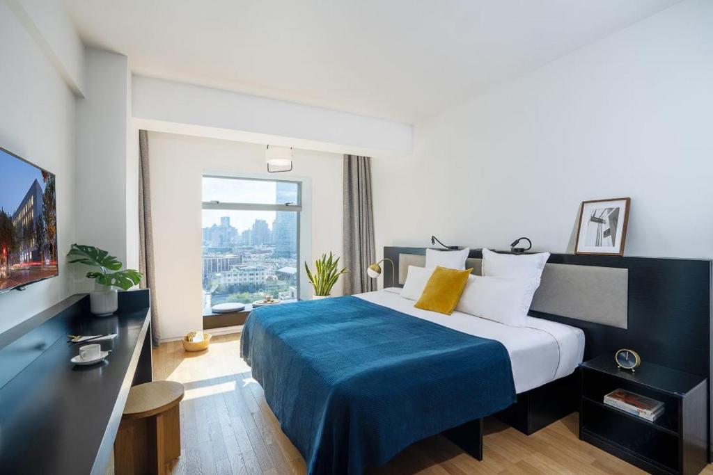 base-Shanghai SUHE Serviced Apartment, Near East Nanjing Road & People ...