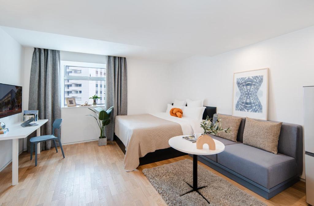 base-Shanghai SUHE Serviced Apartment, Near East Nanjing Road & People ...