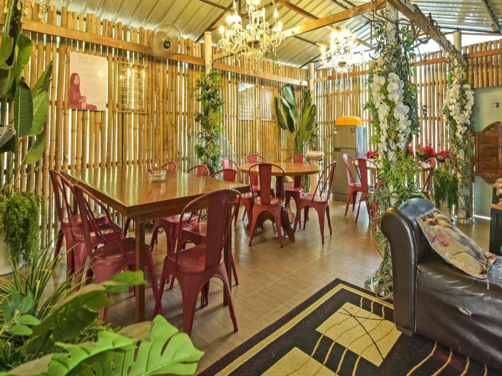 OYO 90636 Teratak Zakiah Chalet, Kampong Tanjong Belanja (updated ...