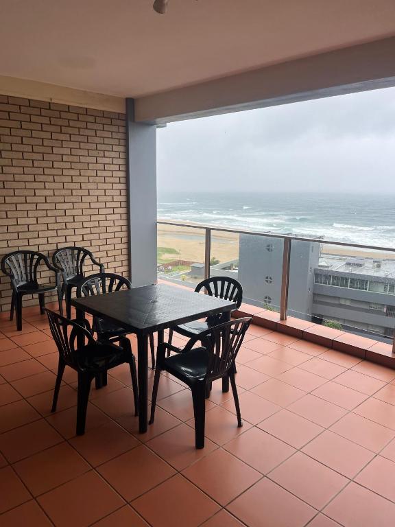 Margate Granada 404, Margate (updated prices 2026)