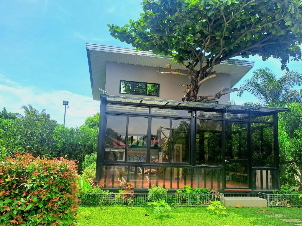 Entire Loft House Patio & Garden, Belle's Homestay, Balanga (updated ...