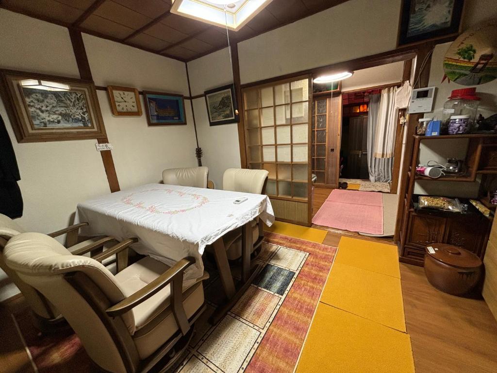 AnNam Stay HOTARUGAIKE - - whole two story house rental, Toyonaka ...