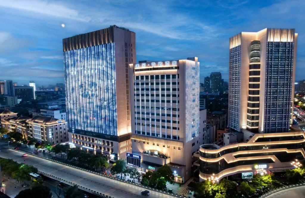 Mehood EZZI Hotel Nanchang Bayi Square Ding Highway, Nanchang (updated ...