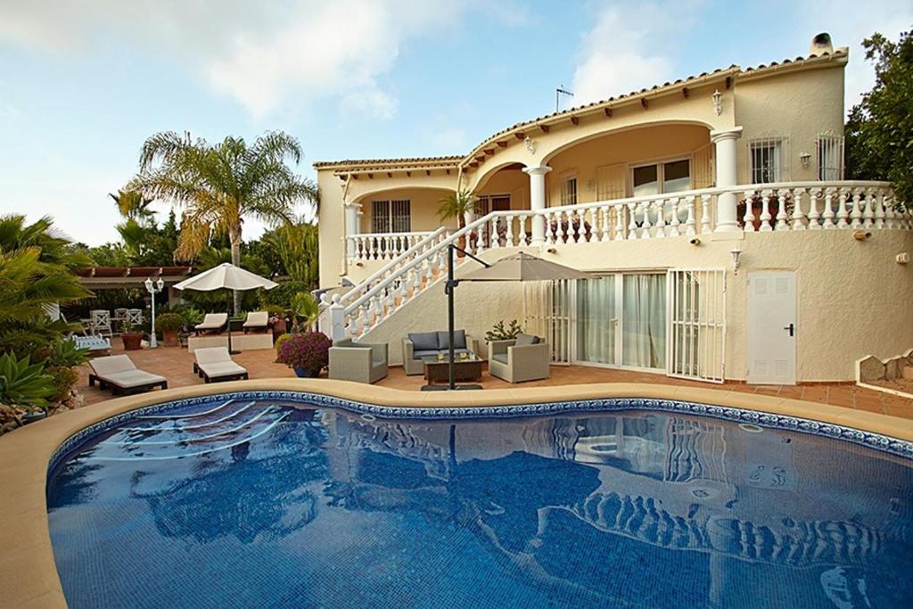 Luxury 5 Bed Mountain Views Heated Pool Games Room, Teulada (updated ...
