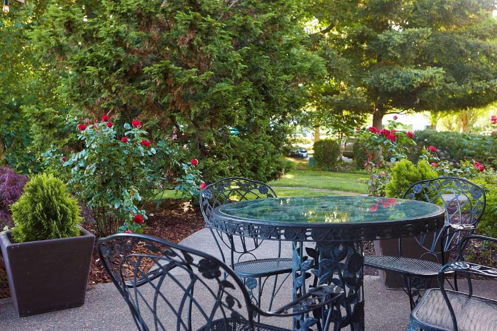 Radisson Hotel Portland Airport, Portland (updated prices 2025)