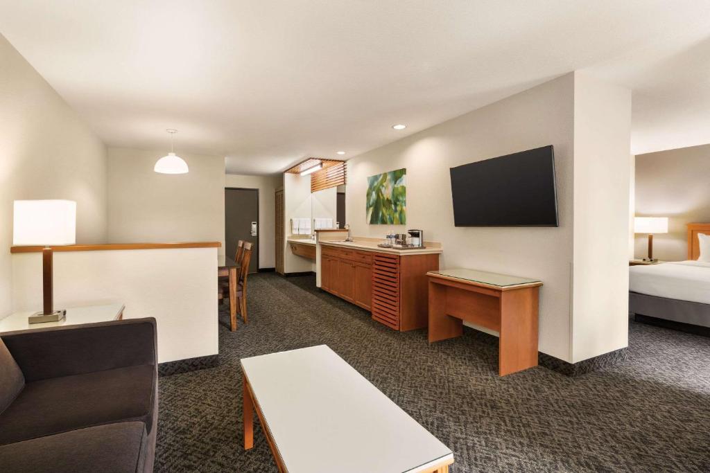 Radisson Hotel Portland Airport, Portland (updated prices 2025)