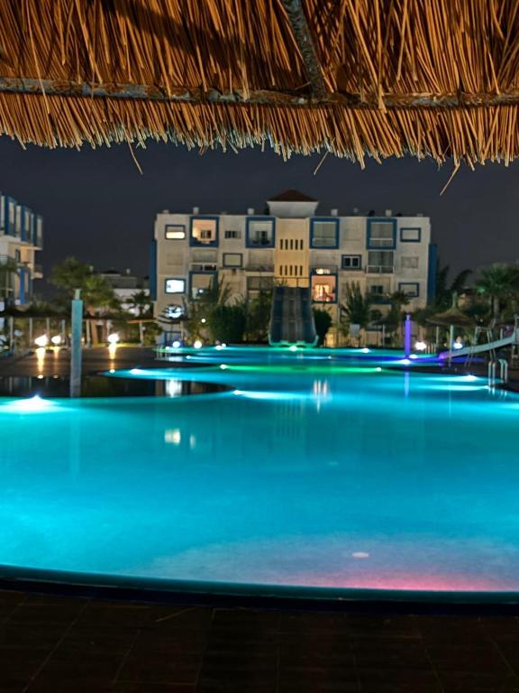 Superbe appartement au centre de Cabo Negro en résidence avec piscines ...