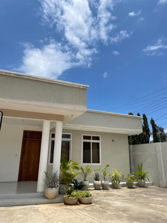 San stays, Dar es Salaam (updated prices 2025)