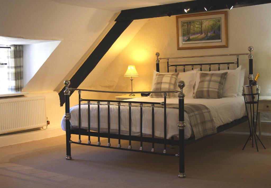 Bearslake Inn, Bridestowe (updated prices 2025)