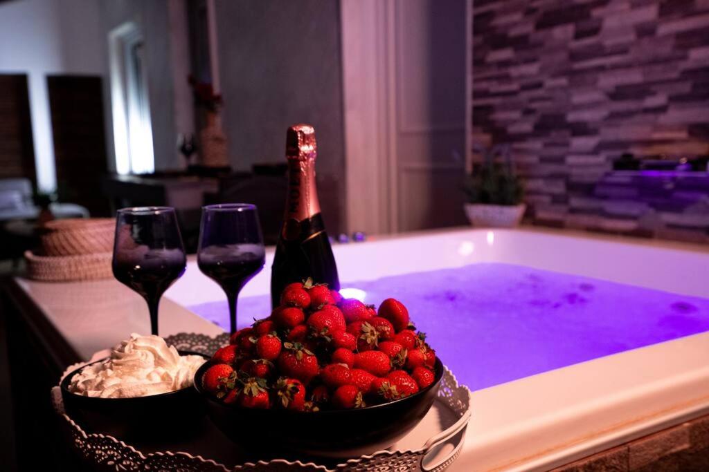 V Suites - Apts & Spa, Athens (updated prices 2026)