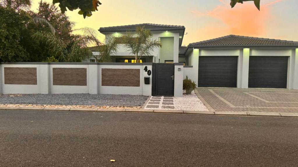 40 On Vleiland, Cape Town (updated prices 2025)