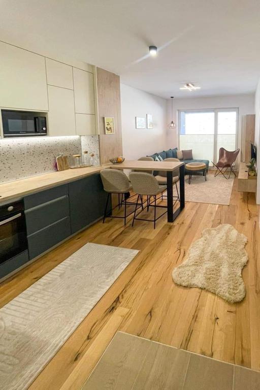 Esto Fortis, Trnovo (updated prices 2025)