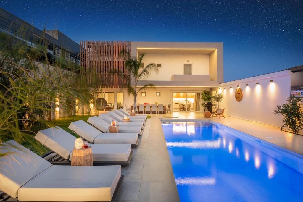 Hypnosis Beachside Villa with Private Heated Pool, Georgioupolis ...
