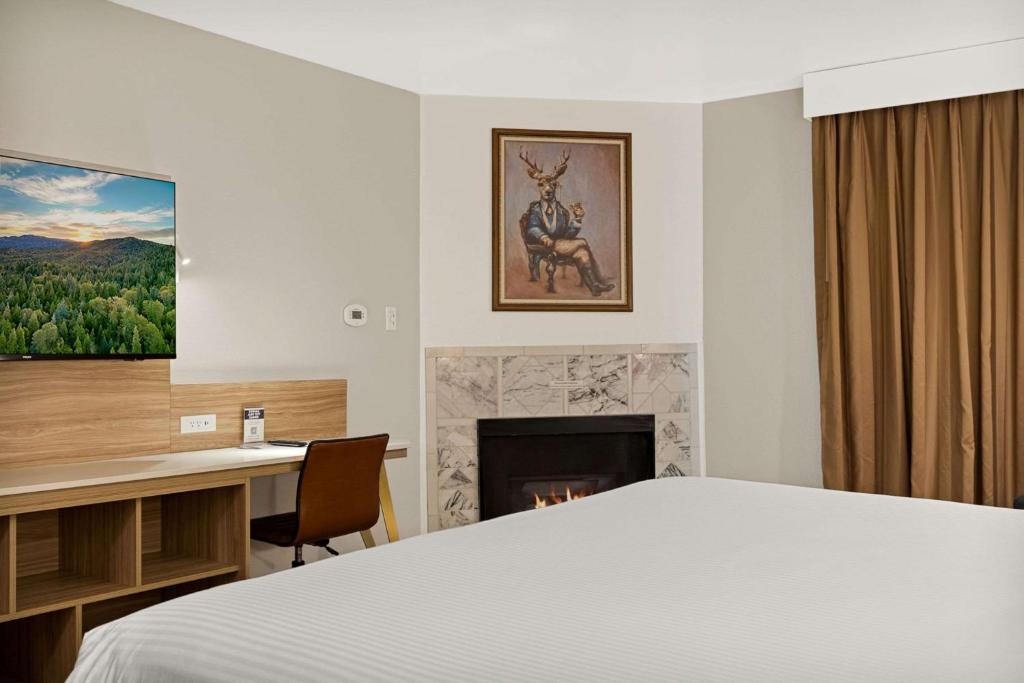 Chateau Big Bear Boutique Hotel, BW Signature Collection, Big Bear Lake ...