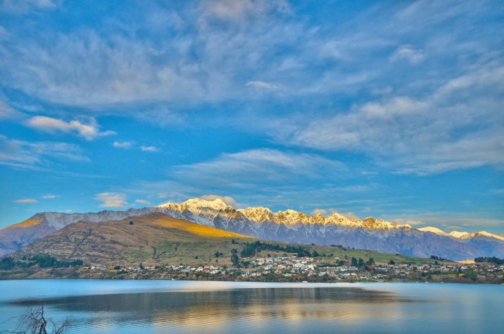Point View lake and mountain views close to CBD, Queenstown (updated ...