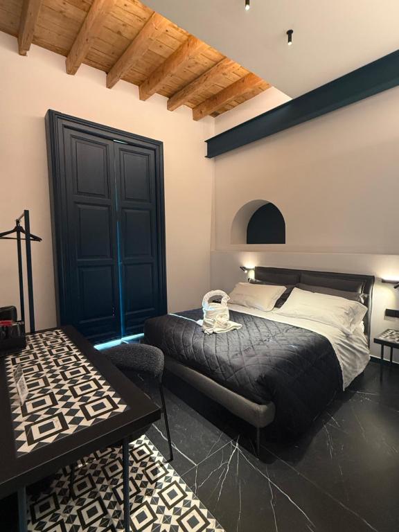 Volta 70, Naples (updated prices 2026)