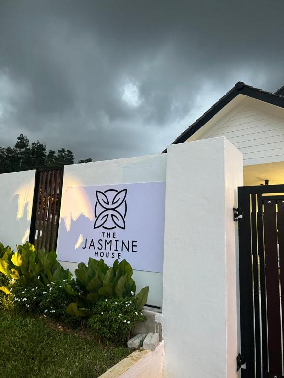 The Jasmine House Desa Putra w Private Pool 5 min Putrajaya, Sepang ...