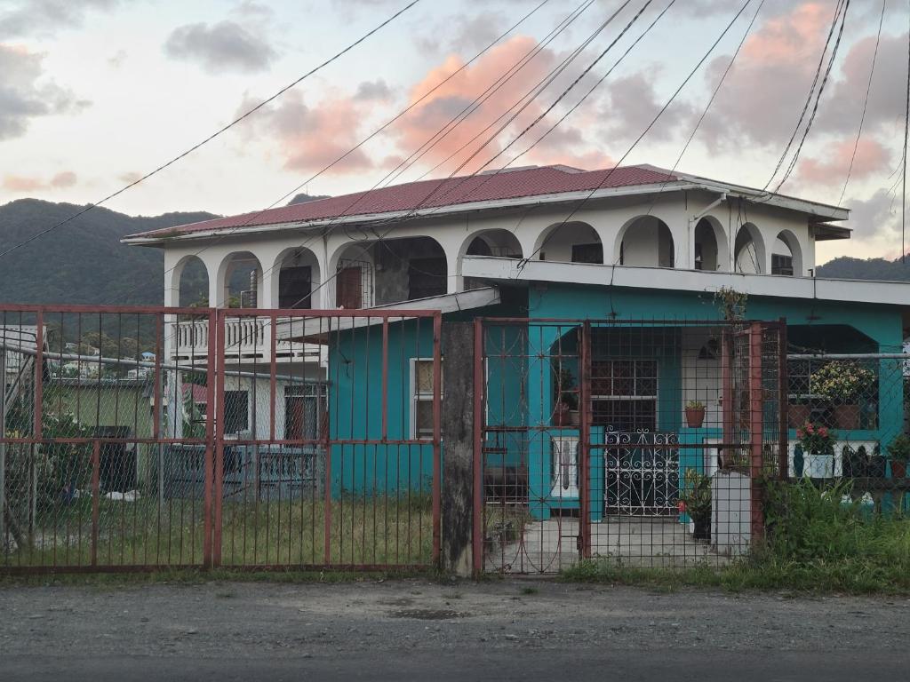 Slippers, Dennery (aktualisierte Preise für 2025)