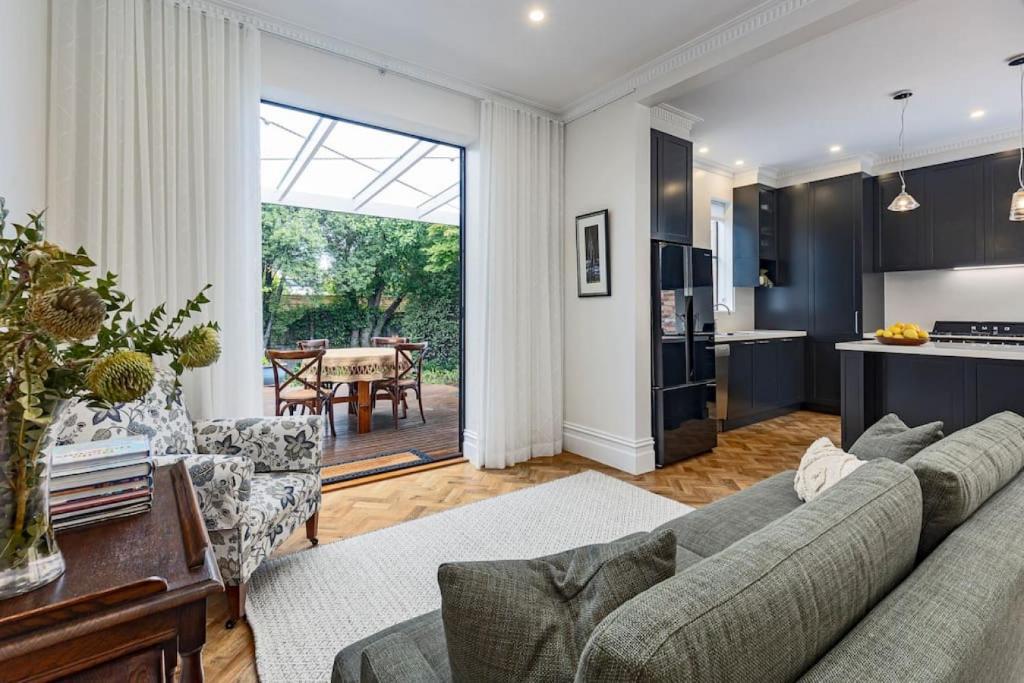 Beautiful Winchester Terrace Moonee Ponds, Melbourne (precios ...