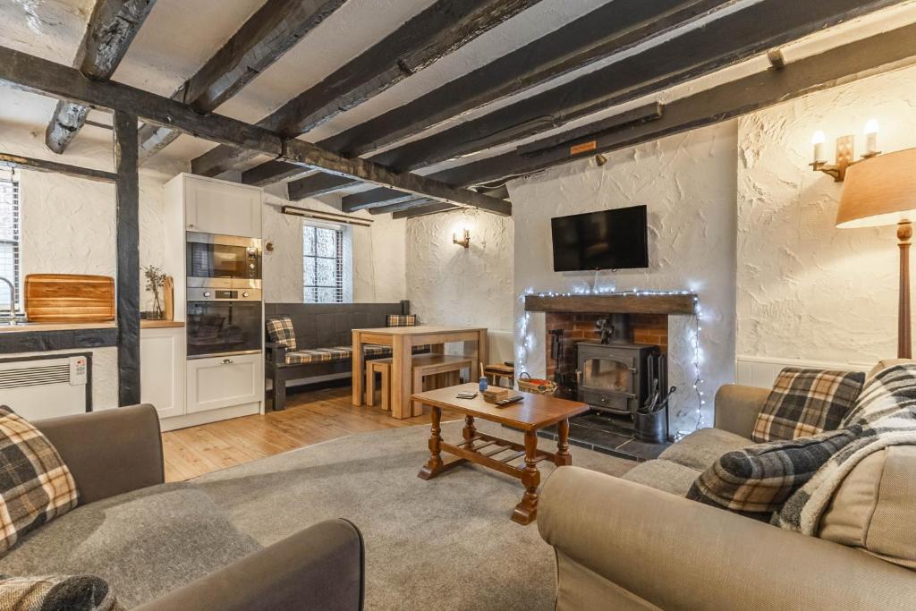 Entire 2 Bedroom Cottage in Whitby, Whitby (updated prices 2025)