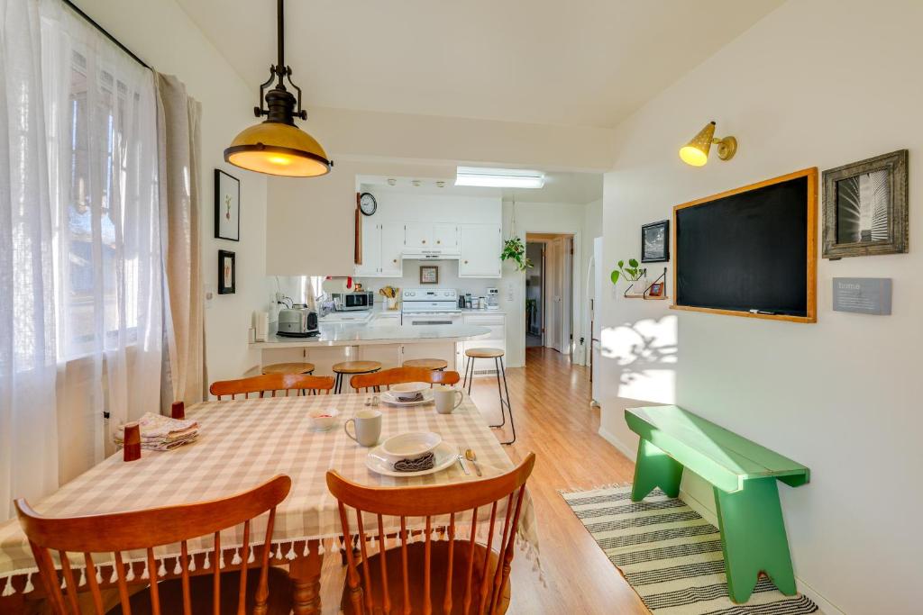 Patio, Grill and Outdoor Dining Conrad Home!, Conrad (updated prices 2026)