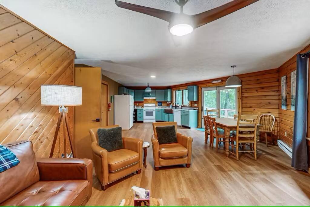 Hexagonal log cabin in woods, Swanton (updated prices 2025)