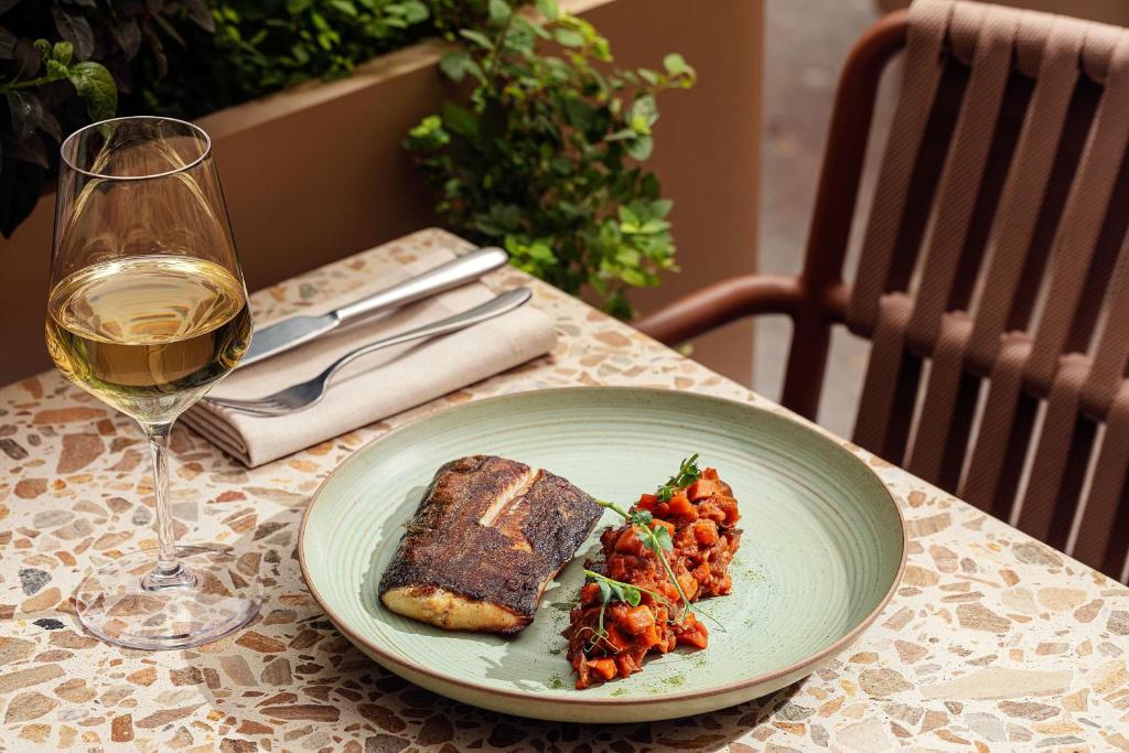 Courtyard by Marriott Yerevan, Yerevan (updated prices 2025)