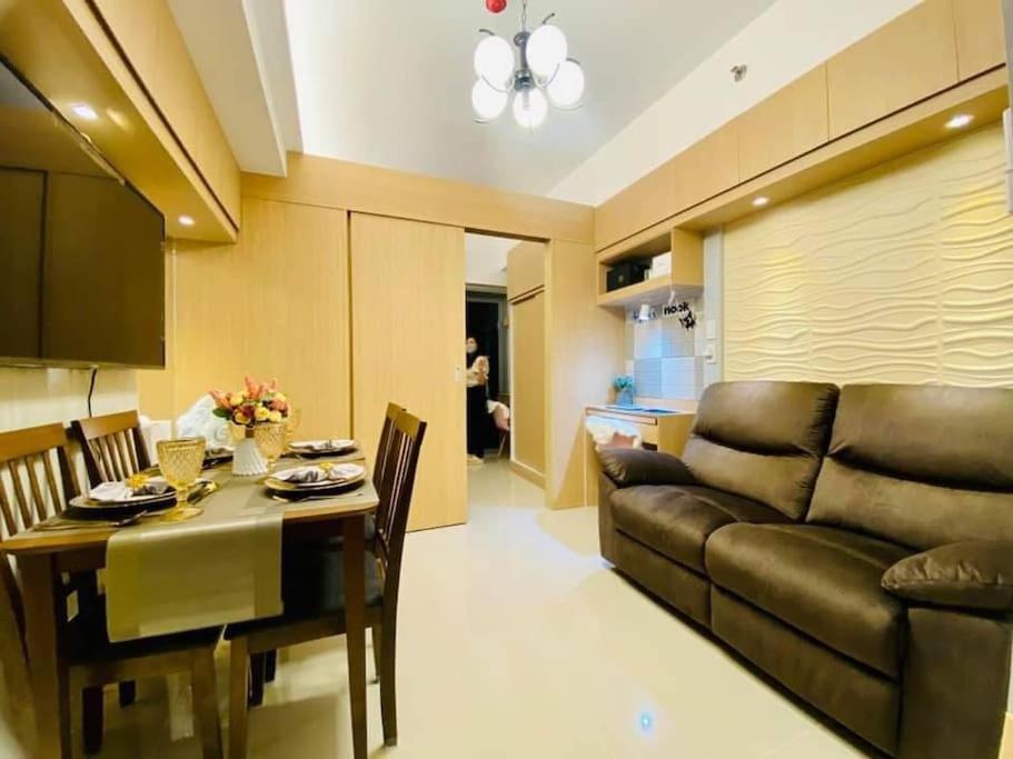 One Bedroom Unit Grass Residences Tower 5 Near SM City North Edsa ...