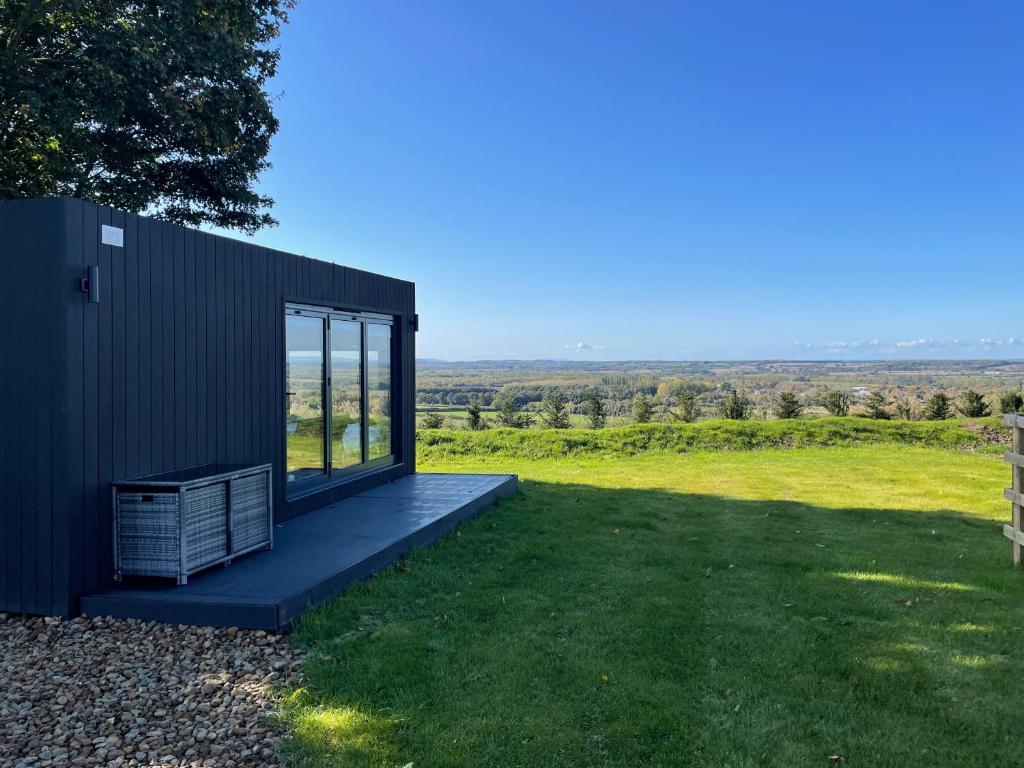 Animal Crossing, Fenny Compton (updated prices 2026)