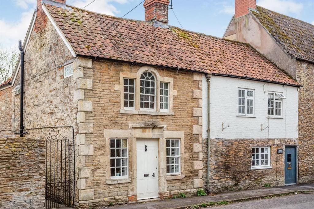 Rustic retreat in the Somerset countryside, Beckington (updated prices ...