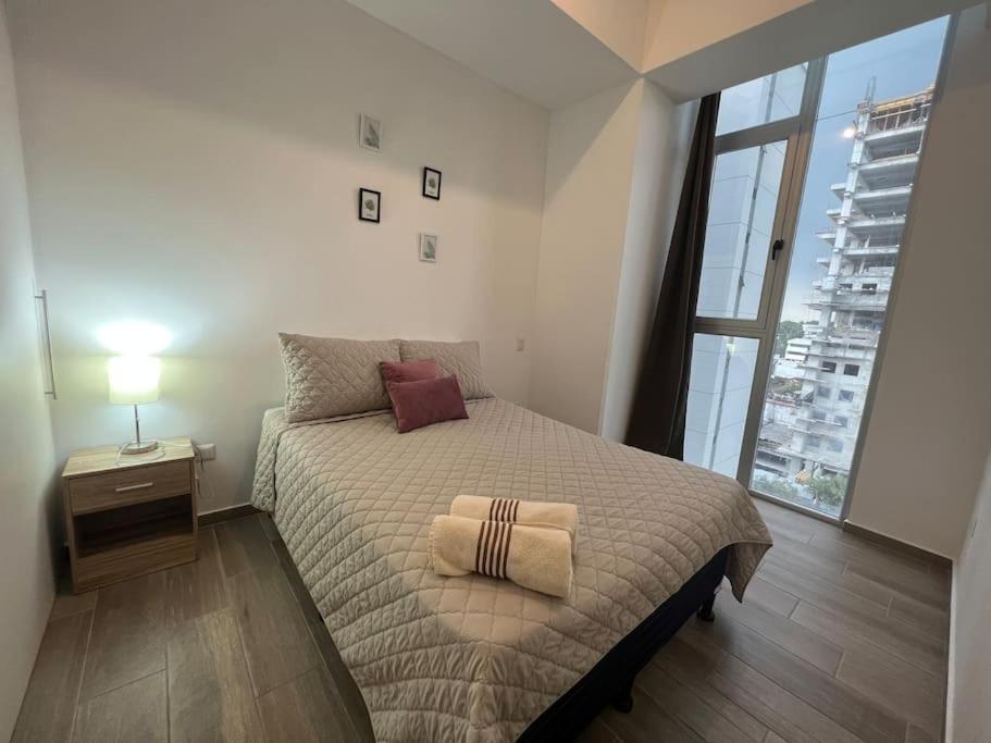 Apartamento Monaco Zona 13 Cerca del Aeropuerto, Estación Pamplona ...