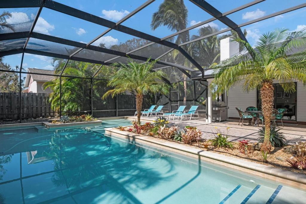 Agave Sun! Modern, tropical pool home just off Anna Maria Island ...