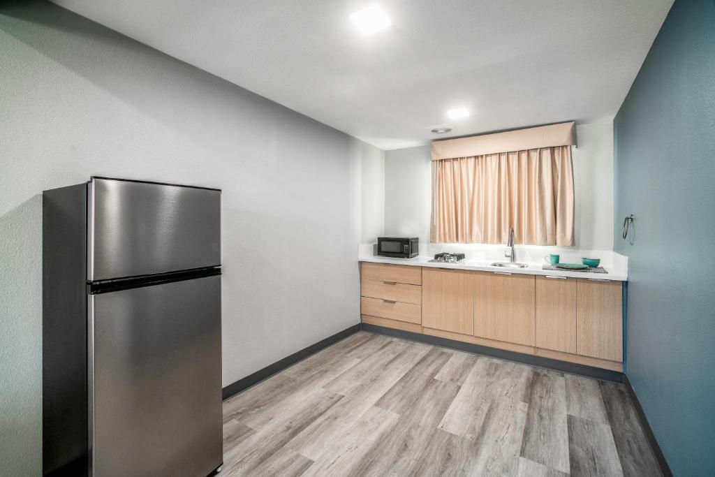 Pacific Inn and Suites, San Pedro (updated prices 2025)