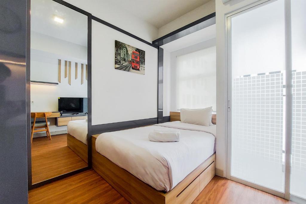 Rare and Cozy Studio with Chic Interior at Serpong Garden Apartment By ...