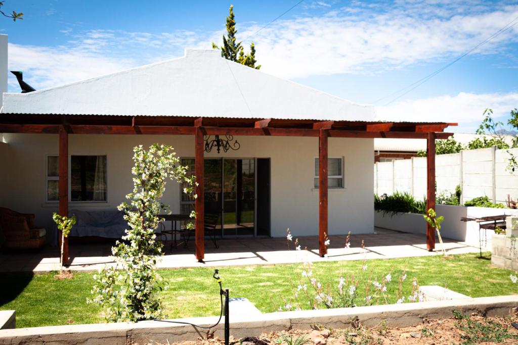 Rooikraal Hamlet Village Cottage, Prince Alfred Hamlet (updated prices ...