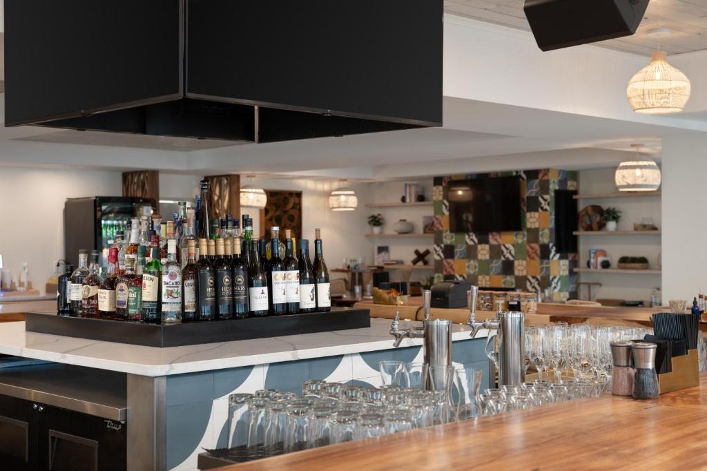 The Wave at Marblehead, Marblehead (updated prices 2025)