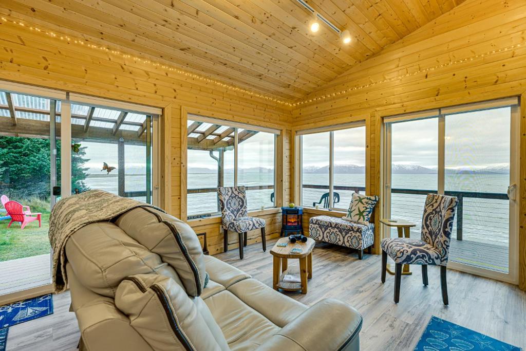 Deck and Panoramic Views Bayfront House in Homer!, Homer (updated ...