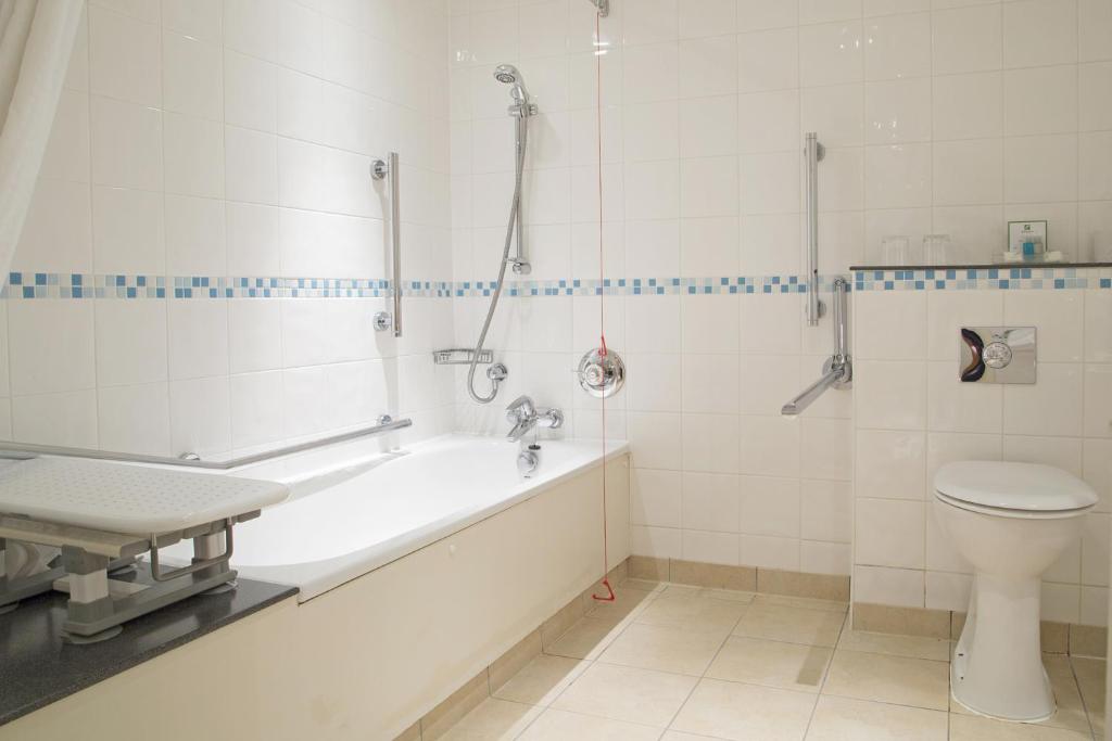 Holiday Inn Guildford by IHG, Guildford (updated prices 2025)